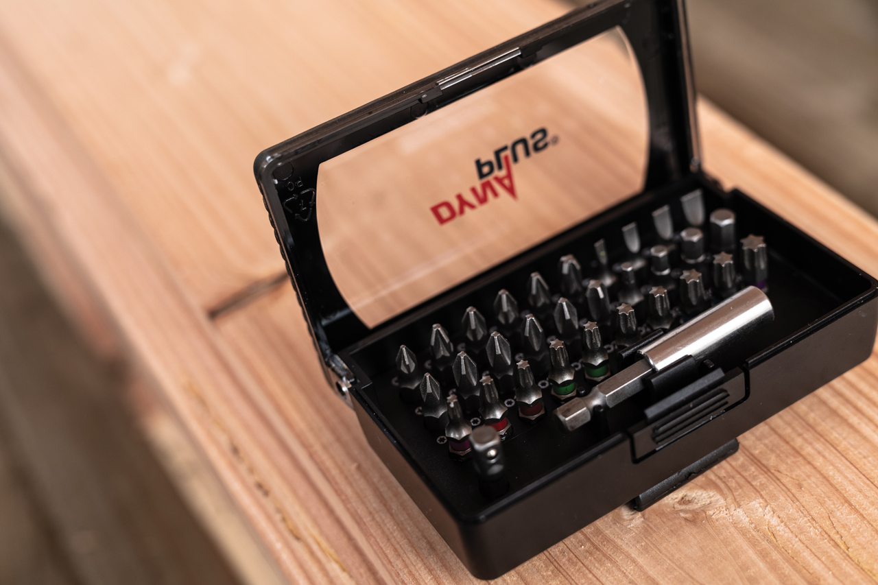 DYNAPLUS BITSET 17-DELIG + MAGNETISCHE BITHOUDER